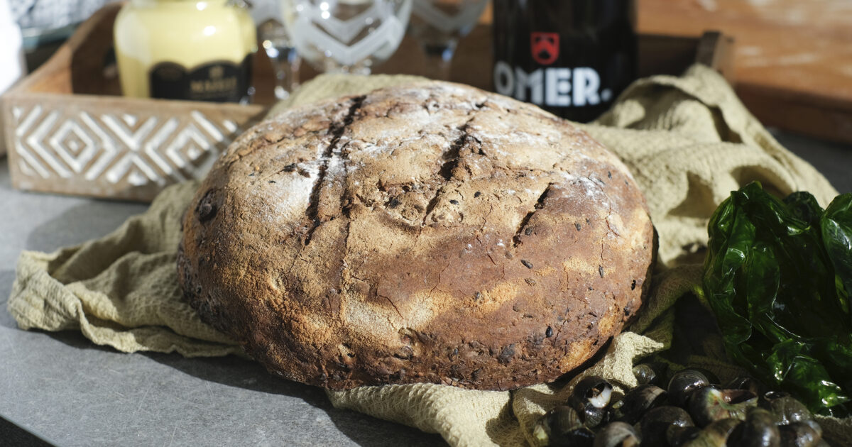 OMER. | Sourdough seaweed bread & OMER.